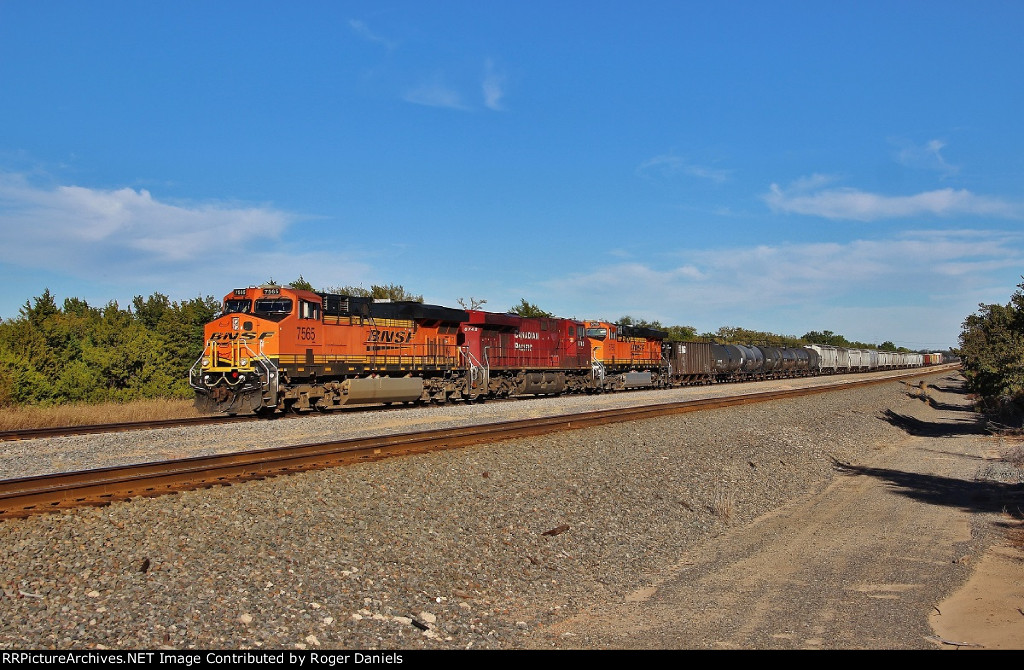 BNSF 7565